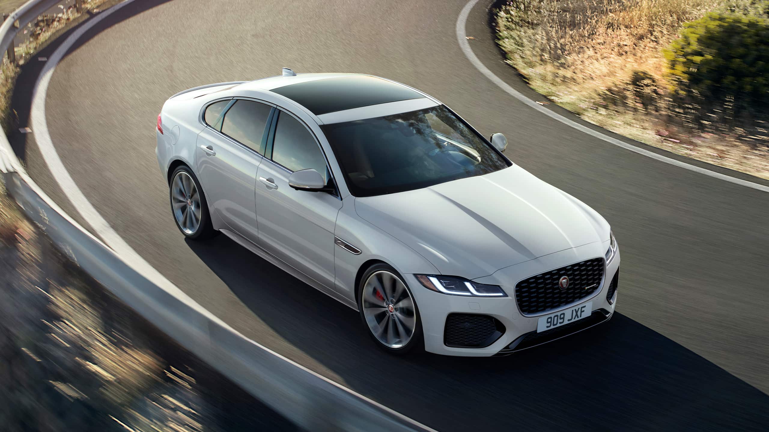Jaguar Xf 2022 White Wallpaper